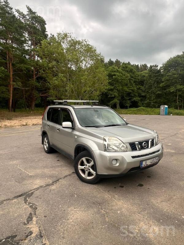 Grey Nissan X-Trail 2008 in Riga, with an engine capacity of 2.00 L and mileage of 398 thousand km for 2500 €, photo 1 on AUTOMOTO.COM.LV