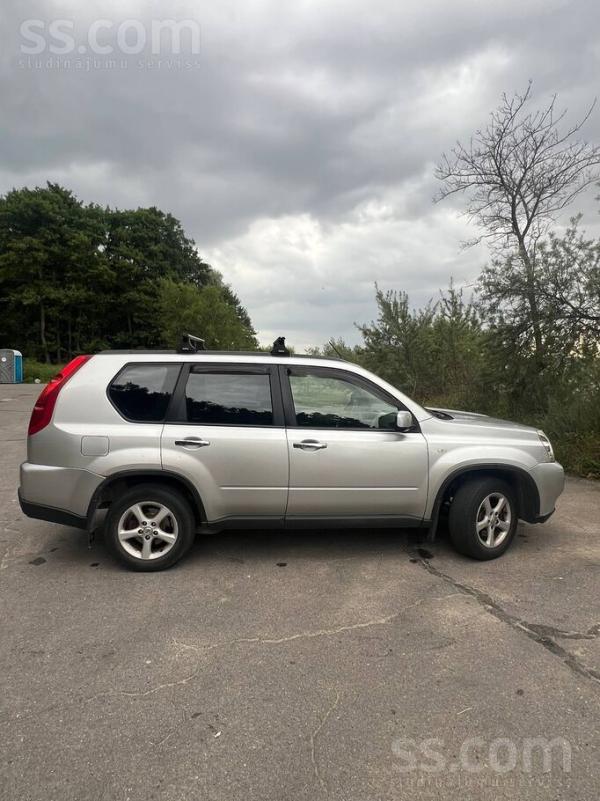 Grey Nissan X-Trail 2008 in Riga, with an engine capacity of 2.00 L and mileage of 398 thousand km for 2500 €, photo 2 on AUTOMOTO.COM.LV