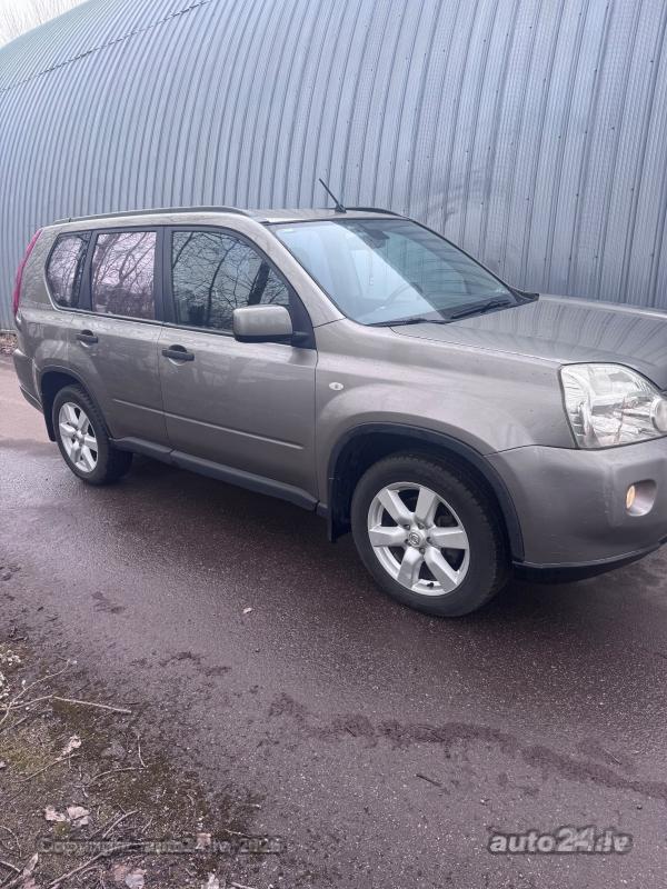 Nissan X-Trail 2008 in Tallinn on AUTOMOTO.COM.LV Grey Nissan X-Trail 2008 in Tallinn, with an engine capacity of 2.00 L and mileage of 281 thousand km for 3500 €, photo 2 on AUTOMOTO.COM.LV