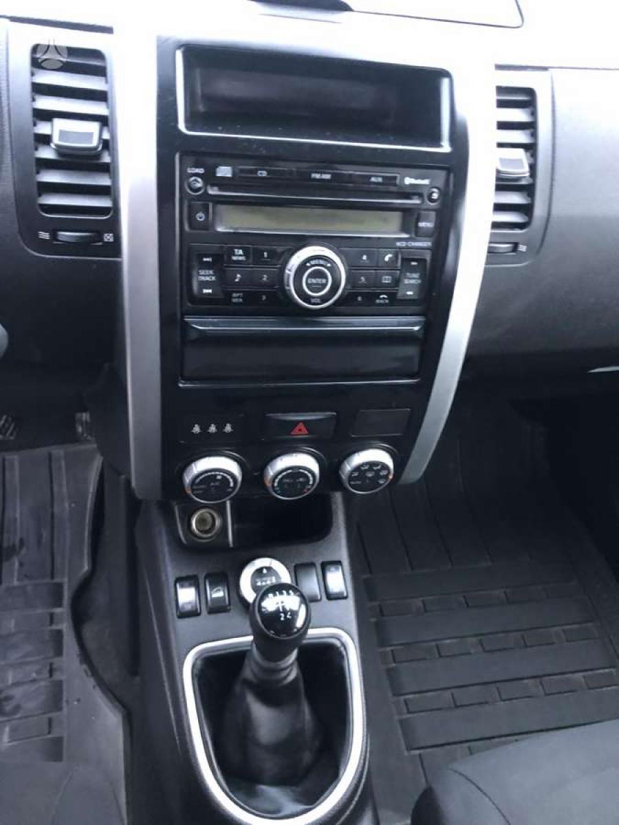 Grey Nissan X-Trail 2009 in Kaunas, with an engine capacity of 2.00 L and mileage of 250 thousand km for 3900 €, photo 17 on AUTOMOTO.COM.LV