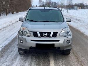 Pelēks Nissan X-Trail 2009 Mažeikiai, ar dzinēja tilpumu 2.00 L un nobraukumu 337 tūkst. km par 4200 €, foto  vietnē AUTOMOTO.COM.LV