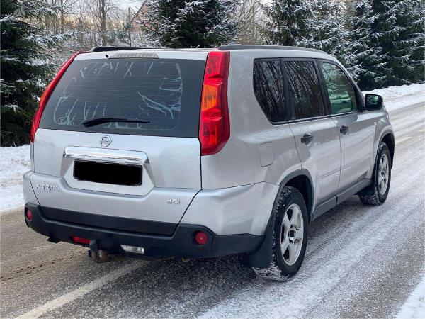 Pelēks Nissan X-Trail 2009 Mažeikiai, ar dzinēja tilpumu 2.00 L un nobraukumu 337 tūkst. km par 4200 €, foto 6 vietnē AUTOMOTO.COM.LV