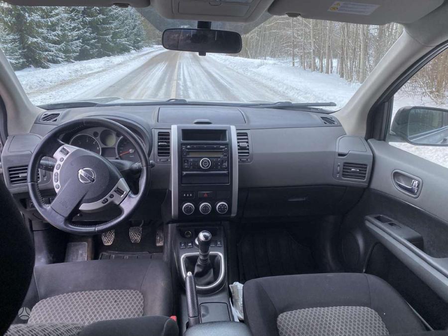 Grey Nissan X-Trail 2009 in Mazeikiai, with an engine capacity of 2.00 L and mileage of 337 thousand km for 4200 €, photo 7 on AUTOMOTO.COM.LV
