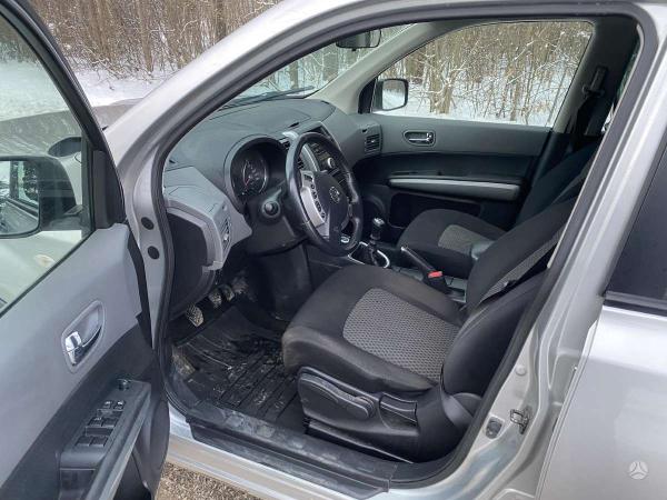 Pelēks Nissan X-Trail 2009 Mažeikiai, ar dzinēja tilpumu 2.00 L un nobraukumu 337 tūkst. km par 4200 €, foto 8 vietnē AUTOMOTO.COM.LV