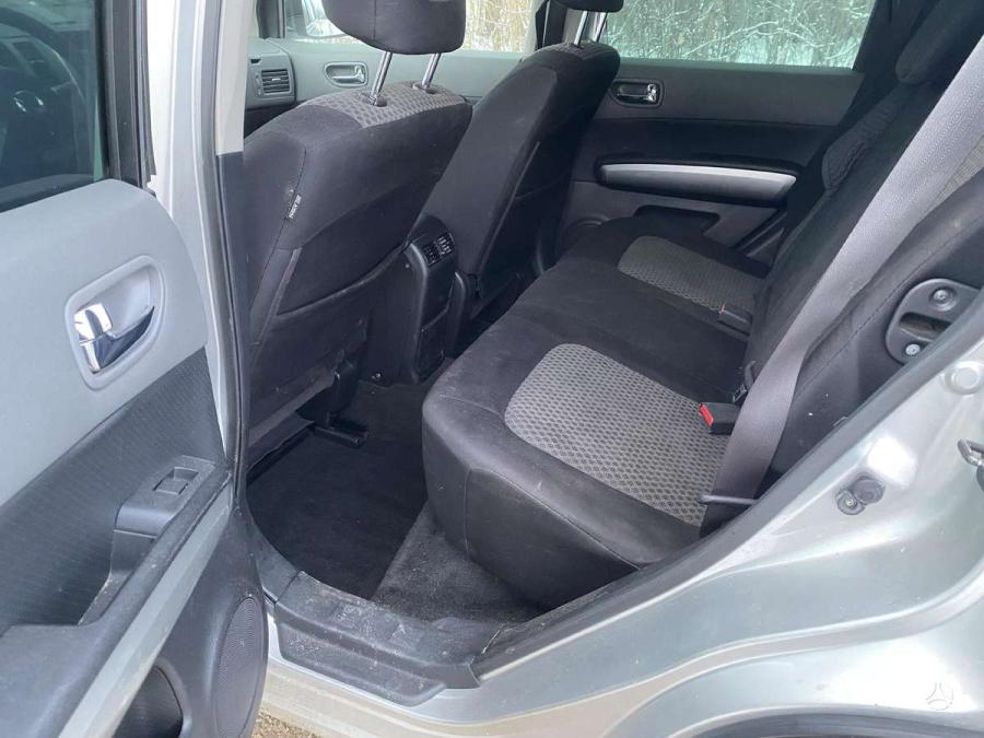Grey Nissan X-Trail 2009 in Mazeikiai, with an engine capacity of 2.00 L and mileage of 337 thousand km for 4200 €, photo 9 on AUTOMOTO.COM.LV
