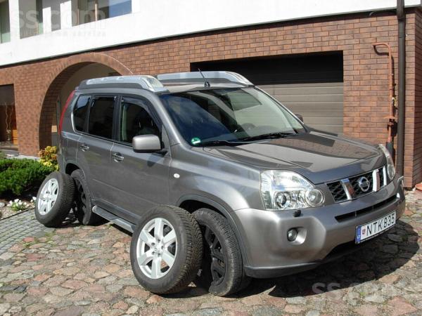 Pelēks Nissan X-Trail 2009 Alīta, ar dzinēja tilpumu 2.00 L un nobraukumu 212 tūkst. km par 5800 €, foto 2 vietnē AUTOMOTO.COM.LV