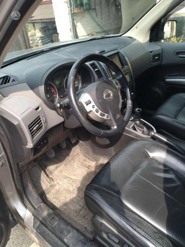 Grey Nissan X-Trail 2009 in Druskininkai, with an engine capacity of 2.00 L and mileage of 231 thousand km for 4550 €, photo 8 on AUTOMOTO.COM.LV