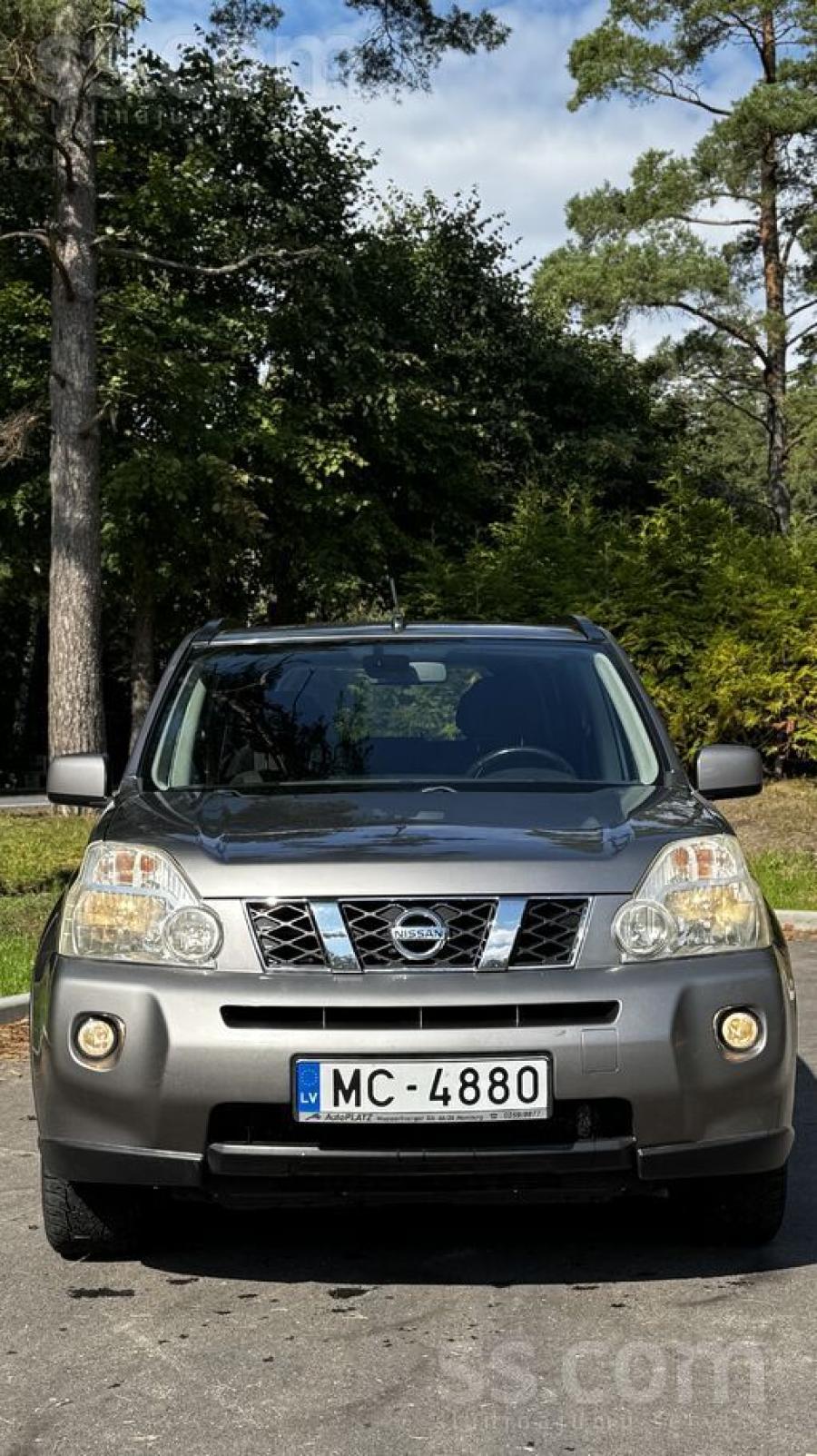 Grey Nissan X-Trail 2009 in Riga, with an engine capacity of 2.00 L and mileage of 230 thousand km for 4950 €, photo 1 on AUTOMOTO.COM.LV