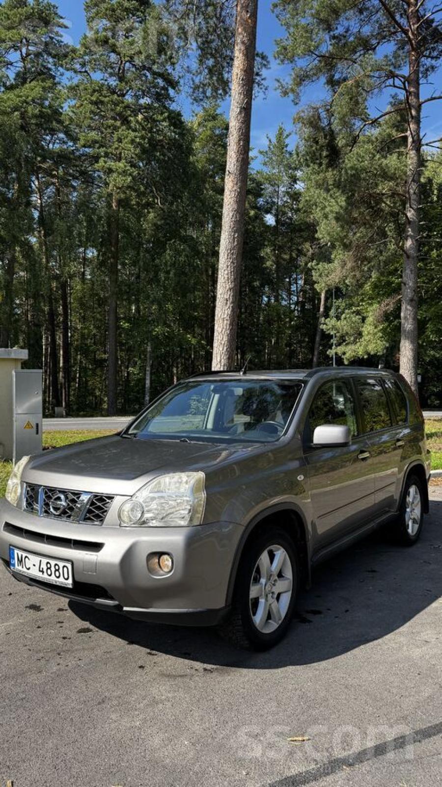 Grey Nissan X-Trail 2009 in Riga, with an engine capacity of 2.00 L and mileage of 230 thousand km for 4950 €, photo 3 on AUTOMOTO.COM.LV