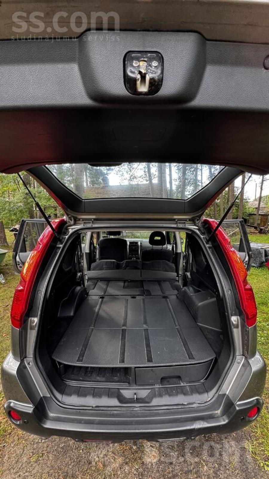 Grey Nissan X-Trail 2009 in Riga, with an engine capacity of 2.00 L and mileage of 230 thousand km for 4950 €, photo 9 on AUTOMOTO.COM.LV