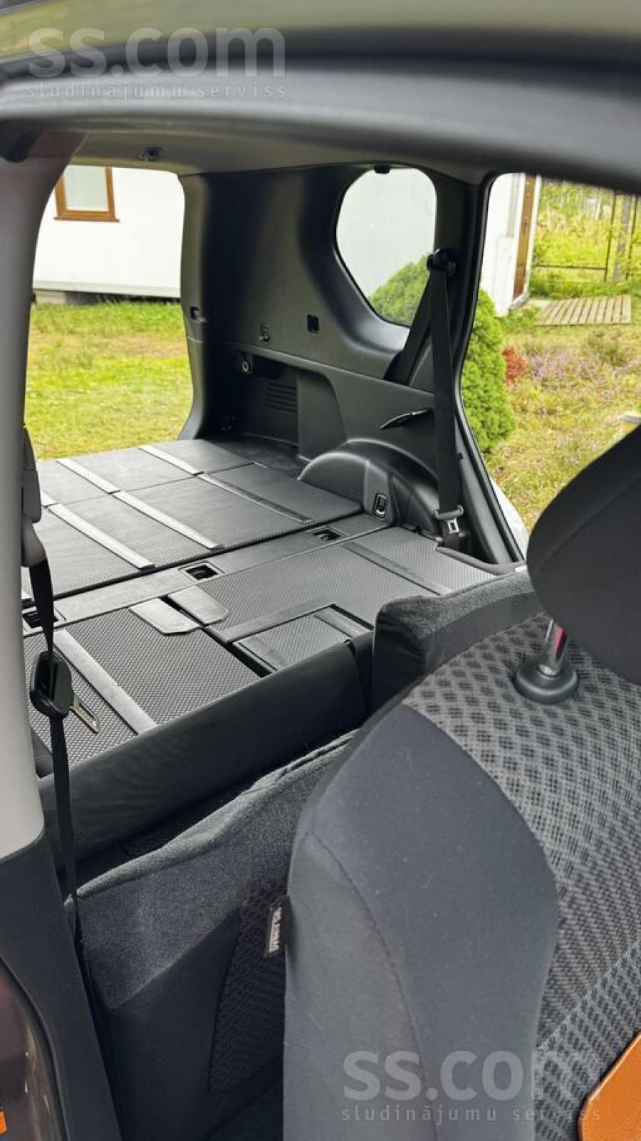 Grey Nissan X-Trail 2009 in Riga, with an engine capacity of 2.00 L and mileage of 230 thousand km for 4950 €, photo 10 on AUTOMOTO.COM.LV