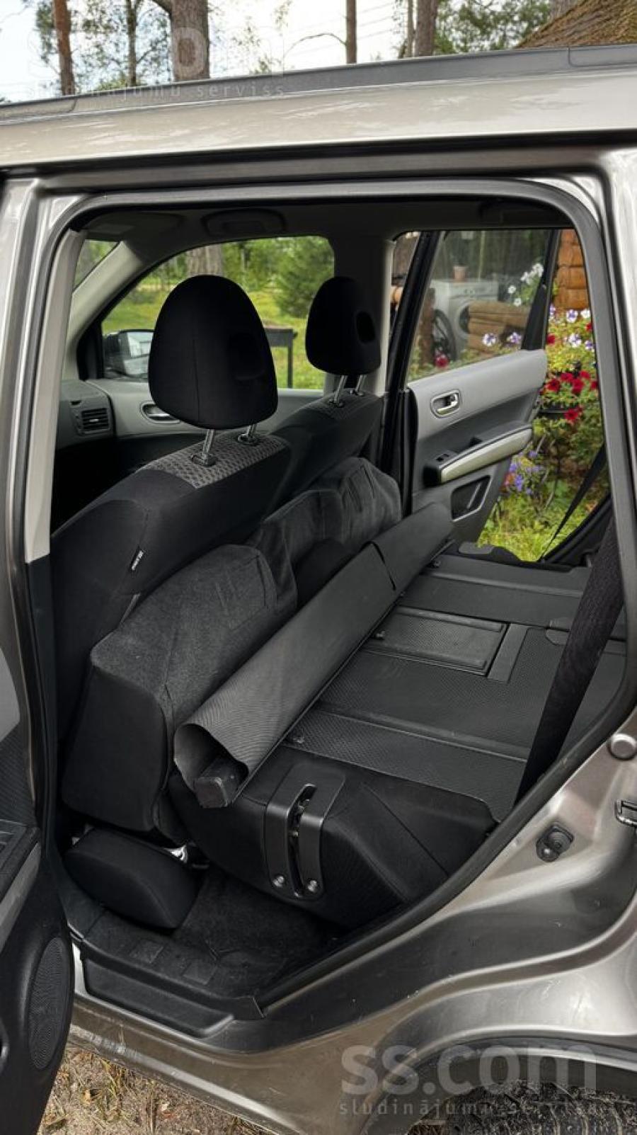 Grey Nissan X-Trail 2009 in Riga, with an engine capacity of 2.00 L and mileage of 230 thousand km for 4950 €, photo 20 on AUTOMOTO.COM.LV