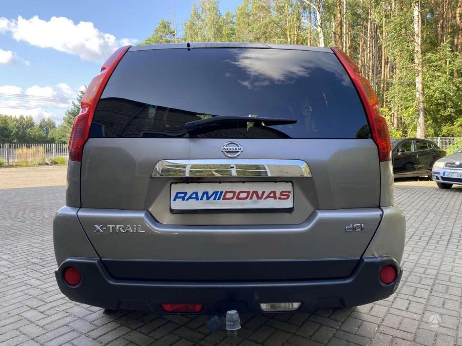 Grey Nissan X-Trail 2009 in Jonava, with an engine capacity of 2.00 L and mileage of 244 thousand km for 3500 €, photo 6 on AUTOMOTO.COM.LV