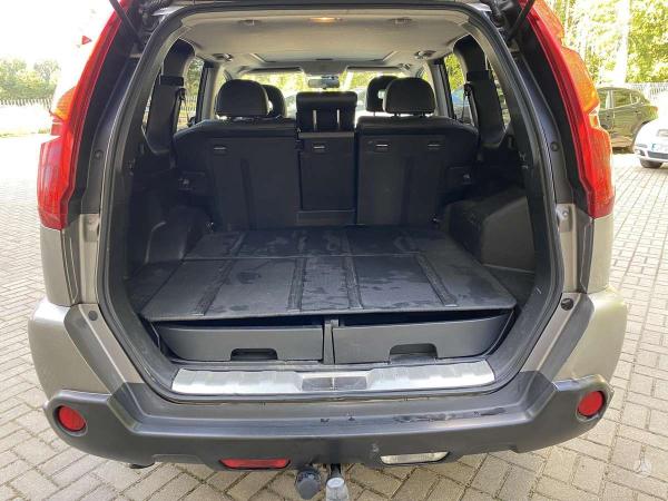 Grey Nissan X-Trail 2009 in Jonava, with an engine capacity of 2.00 L and mileage of 244 thousand km for 3500 €, photo 8 on AUTOMOTO.COM.LV