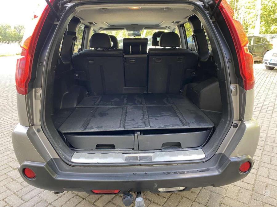 Grey Nissan X-Trail 2009 in Jonava, with an engine capacity of 2.00 L and mileage of 244 thousand km for 3500 €, photo 8 on AUTOMOTO.COM.LV