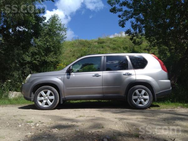 Nissan X-Trail 2009 in Riga on AUTOMOTO.COM.LV Grey Nissan X-Trail 2009 in Riga, with an engine capacity of 2.50 L and mileage of 221 thousand km for 3777 ā¬, photo 1 on AUTOMOTO.COM.LV