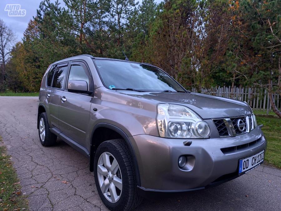 Серый Ниссан ИксТрейл 2009 в Мажейкяй, объемом двигателя 2.00 л и пробегом 264 тыс. км за 5600 €, фото 1 на AUTOMOTO.COM.LV