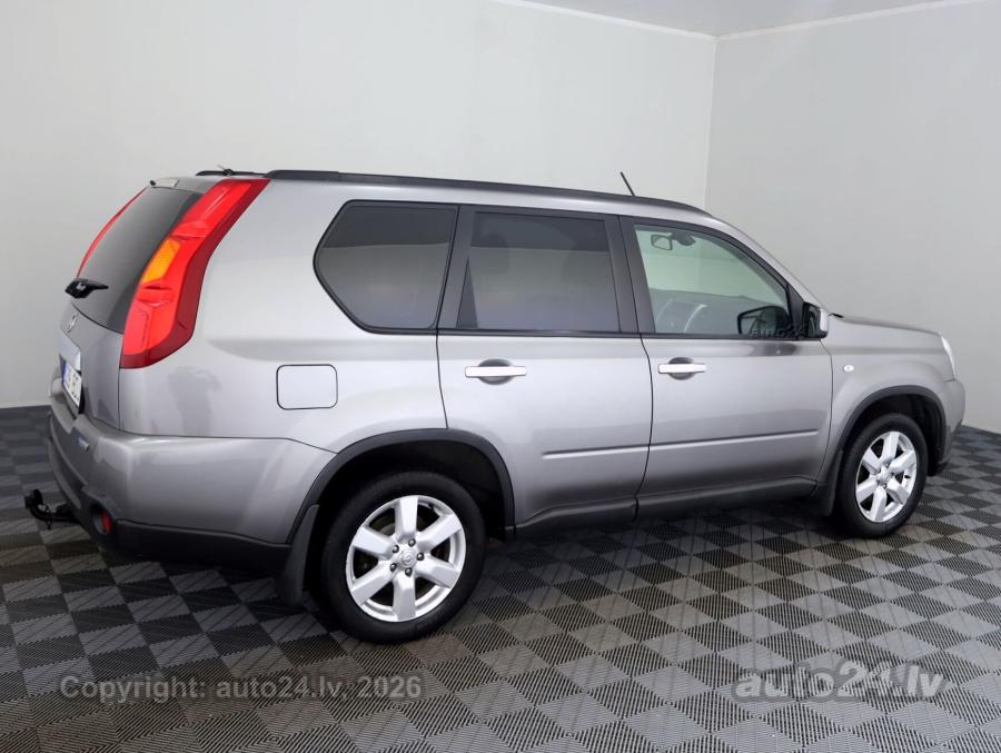 Pelēks Nissan X-Trail 2010 Tallina, ar dzinēja tilpumu 2.00 L un nobraukumu 346 tūkst. km par 1999 €, foto 4 vietnē AUTOMOTO.COM.LV