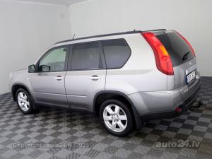 Pelēks Nissan X-Trail 2010 Tallina, ar dzinēja tilpumu 2.00 L un nobraukumu 346 tūkst. km par 1999 €, foto 5 vietnē AUTOMOTO.COM.LV
