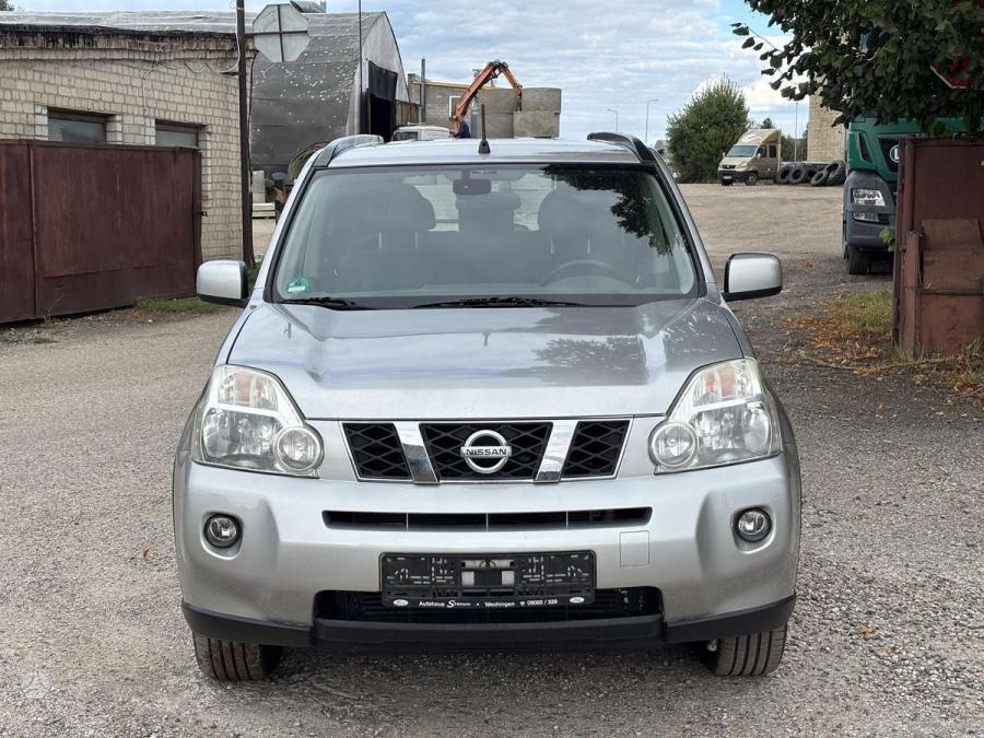 Pelēks Nissan X-Trail 2010 Utena, ar dzinēja tilpumu 2.00 L un nobraukumu 215 tūkst. km par 3950 €, foto 3 vietnē AUTOMOTO.COM.LV