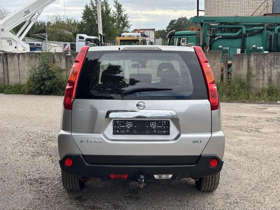 Pelēks Nissan X-Trail 2010 Utena, ar dzinēja tilpumu 2.00 L un nobraukumu 215 tūkst. km par 3950 €, foto 7 vietnē AUTOMOTO.COM.LV
