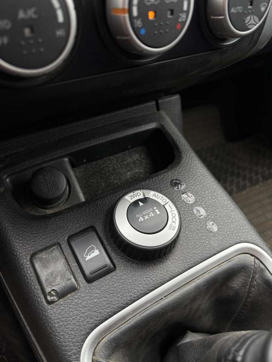 Pelēks Nissan X-Trail 2010 Utena, ar dzinēja tilpumu 2.00 L un nobraukumu 215 tūkst. km par 3950 €, foto 9 vietnē AUTOMOTO.COM.LV