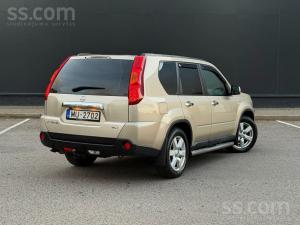 Pelēks Nissan X-Trail 2010 Rīga, ar dzinēja tilpumu 2.00 L un nobraukumu 298 tūkst. km par 3650 €, foto 5 vietnē AUTOMOTO.COM.LV