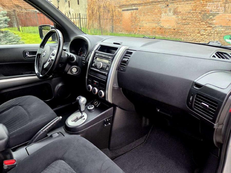 Pelēks Nissan X-Trail 2011 Viļņa, ar dzinēja tilpumu 2.00 L un nobraukumu 184 tūkst. km par 5600 €, foto 24 vietnē AUTOMOTO.COM.LV