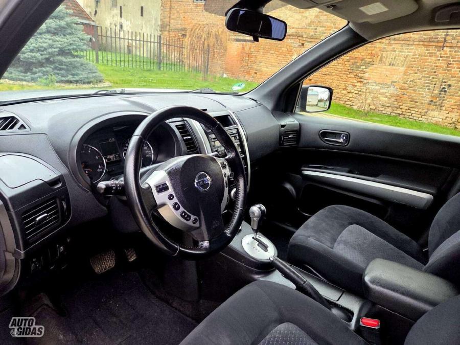 Pelēks Nissan X-Trail 2011 Viļņa, ar dzinēja tilpumu 2.00 L un nobraukumu 184 tūkst. km par 5600 €, foto 26 vietnē AUTOMOTO.COM.LV