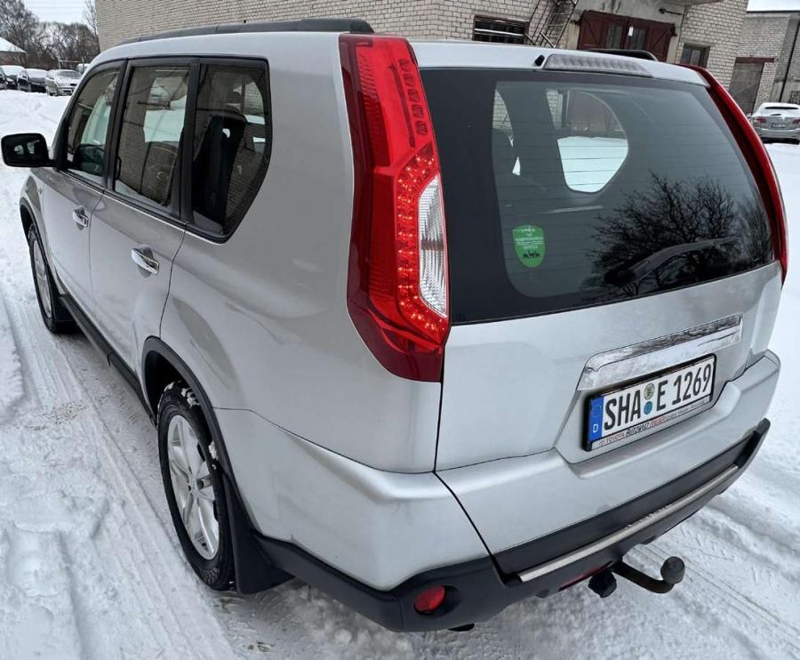 Pelēks Nissan X-Trail 2011 Kelmė, ar dzinēja tilpumu 2.00 L un nobraukumu 217 tūkst. km par 5499 €, foto 4 vietnē AUTOMOTO.COM.LV