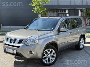 Pelēks Nissan X-Trail 2011 Rīga, ar dzinēja tilpumu 2.00 L un nobraukumu 238 tūkst. km par 9700 €, foto  vietnē AUTOMOTO.COM.LV