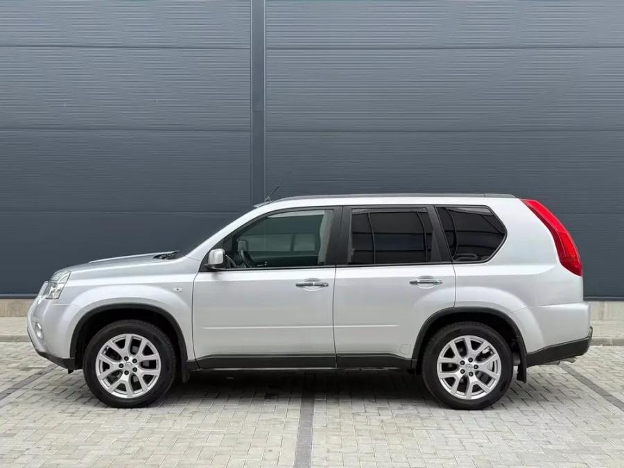 Pelēks Nissan X-Trail 2011 Rīga, ar dzinēja tilpumu 2.00 L un nobraukumu 293 tūkst. km par 6999 €, foto 3 vietnē AUTOMOTO.COM.LV