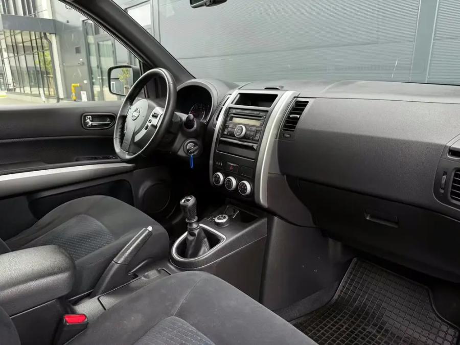 Pelēks Nissan X-Trail 2011 Rīga, ar dzinēja tilpumu 2.00 L un nobraukumu 293 tūkst. km par 6999 €, foto 12 vietnē AUTOMOTO.COM.LV
