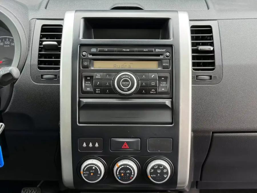 Pelēks Nissan X-Trail 2011 Rīga, ar dzinēja tilpumu 2.00 L un nobraukumu 293 tūkst. km par 6999 €, foto 15 vietnē AUTOMOTO.COM.LV