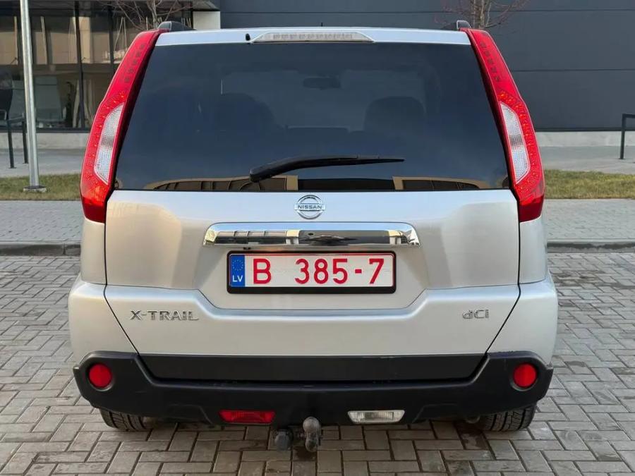Pelēks Nissan X-Trail 2011 Rīga, ar dzinēja tilpumu 2.00 L un nobraukumu 209 tūkst. km par 3200 €, foto 5 vietnē AUTOMOTO.COM.LV