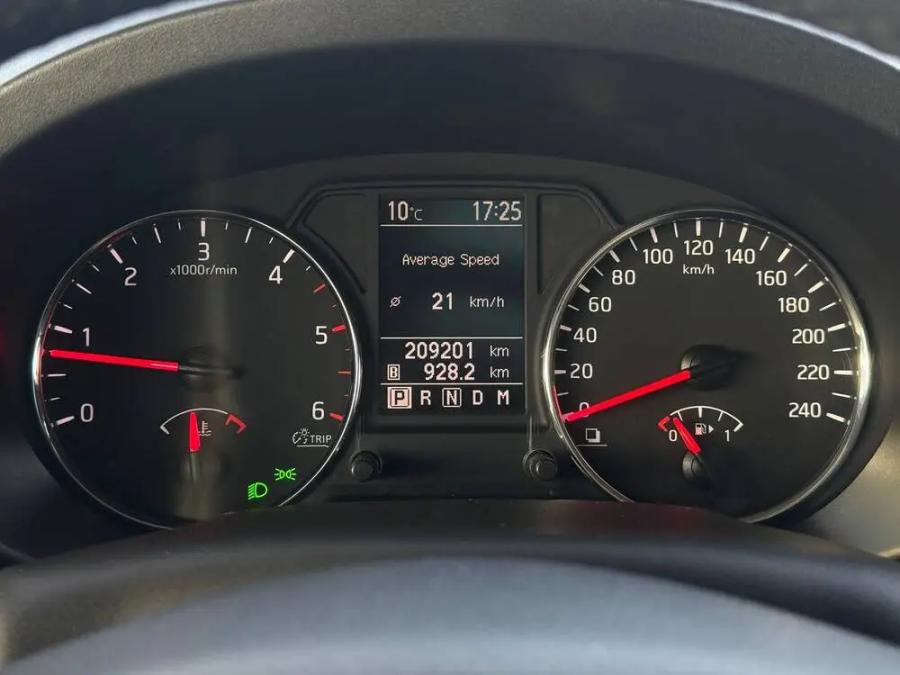 Pelēks Nissan X-Trail 2011 Rīga, ar dzinēja tilpumu 2.00 L un nobraukumu 209 tūkst. km par 3200 €, foto 18 vietnē AUTOMOTO.COM.LV