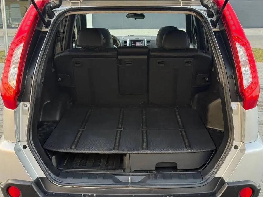 Pelēks Nissan X-Trail 2011 Rīga, ar dzinēja tilpumu 2.00 L un nobraukumu 209 tūkst. km par 3200 €, foto 24 vietnē AUTOMOTO.COM.LV