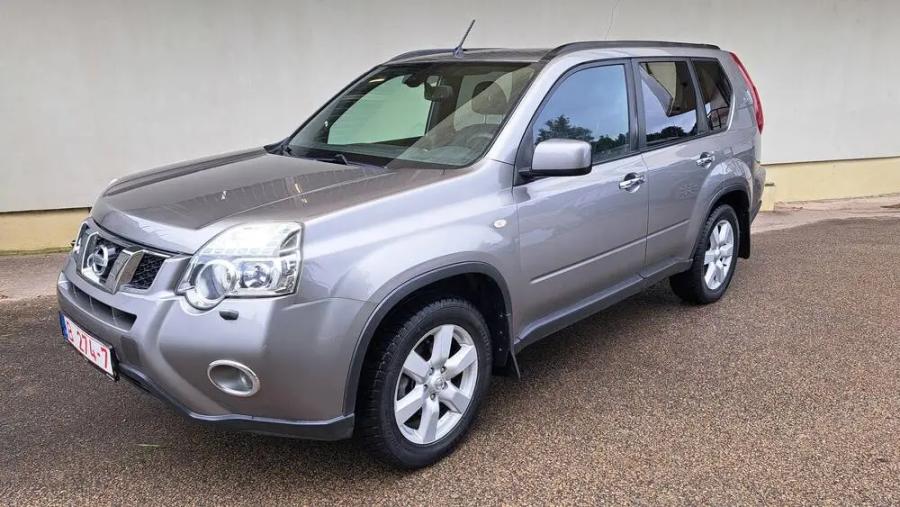 Grey Nissan X-Trail 2011 in Ogre, with an engine capacity of 2.00 L and mileage of 278 thousand km for 7550 €, photo 1 on AUTOMOTO.COM.LV