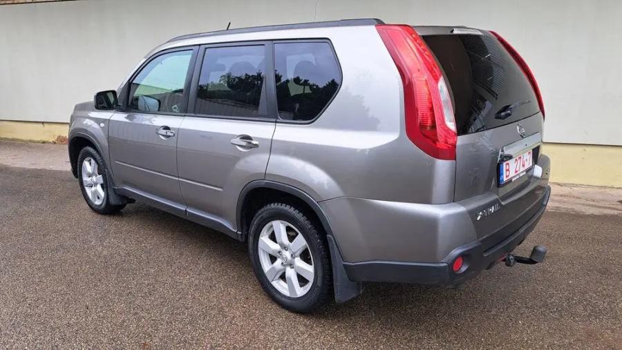 Grey Nissan X-Trail 2011 in Ogre, with an engine capacity of 2.00 L and mileage of 278 thousand km for 7550 €, photo 3 on AUTOMOTO.COM.LV