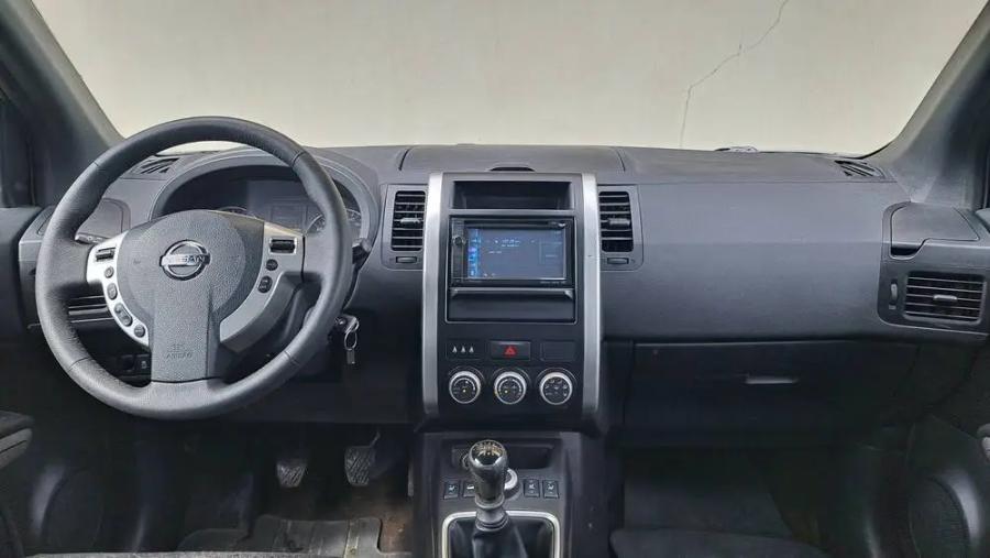 Grey Nissan X-Trail 2011 in Ogre, with an engine capacity of 2.00 L and mileage of 278 thousand km for 7550 €, photo 9 on AUTOMOTO.COM.LV