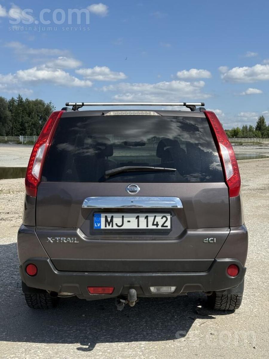 Pelēks Nissan X-Trail 2011 Rīga, ar dzinēja tilpumu 2.00 L un nobraukumu 373 tūkst. km par 4000 €, foto 6 vietnē AUTOMOTO.COM.LV