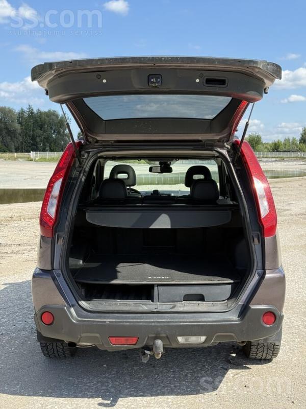 Pelēks Nissan X-Trail 2011 Rīga, ar dzinēja tilpumu 2.00 L un nobraukumu 373 tūkst. km par 4000 €, foto 6 vietnē AUTOMOTO.COM.LV