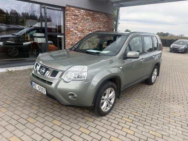 Grey Nissan X-Trail 2011 in Talsi, with an engine capacity of 2.00 L and mileage of 247 thousand km for 6490 €, photo 1 on AUTOMOTO.COM.LV