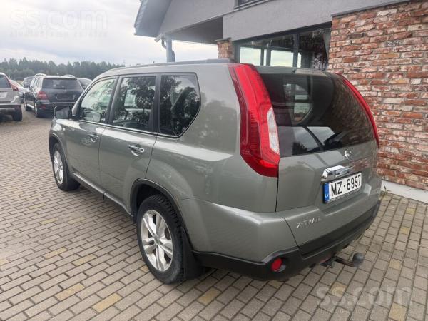 Grey Nissan X-Trail 2011 in Talsi, with an engine capacity of 2.00 L and mileage of 247 thousand km for 6490 €, photo 3 on AUTOMOTO.COM.LV