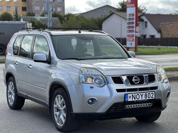 Grey Nissan X-Trail 2011 in Siauliai, with an engine capacity of 2.00 L and mileage of 328 thousand km for 4850 €, photo 7 on AUTOMOTO.COM.LV