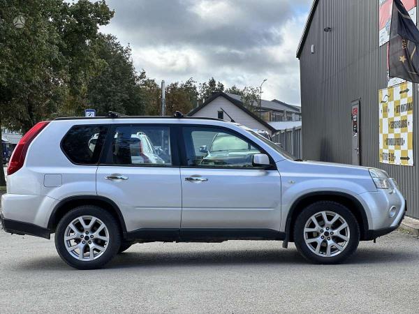 Grey Nissan X-Trail 2011 in Siauliai, with an engine capacity of 2.00 L and mileage of 328 thousand km for 4850 €, photo 9 on AUTOMOTO.COM.LV