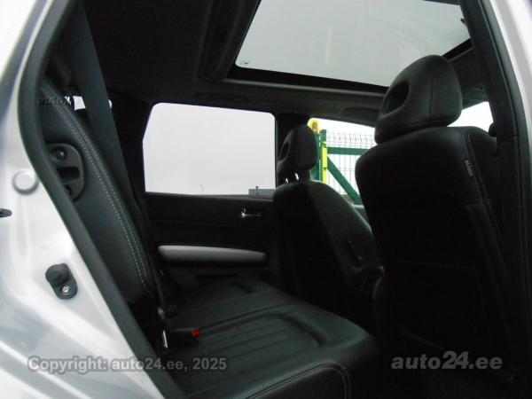 Grey Nissan X-Trail 2012 in Viljandi, with an engine capacity of 2.00 L and mileage of 250 thousand km for 6990 €, photo 11 on AUTOMOTO.COM.LV