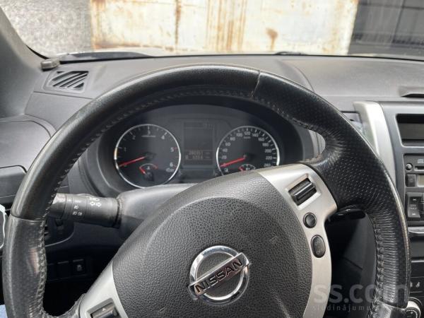 Grey Nissan X-Trail 2012 in Riga, with an engine capacity of 2.00 L and mileage of 297 thousand km for 6900 €, photo 6 on AUTOMOTO.COM.LV