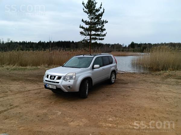Grey Nissan X-Trail 2012 in Madona, with an engine capacity of 2.00 L and mileage of 340 thousand km for 6500 €, photo 2 on AUTOMOTO.COM.LV