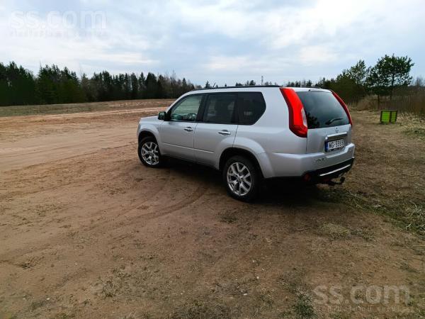 Grey Nissan X-Trail 2012 in Madona, with an engine capacity of 2.00 L and mileage of 340 thousand km for 6500 €, photo 3 on AUTOMOTO.COM.LV